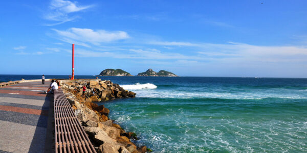 Conheça as praias da Barra da Tijuca | Marco Zero